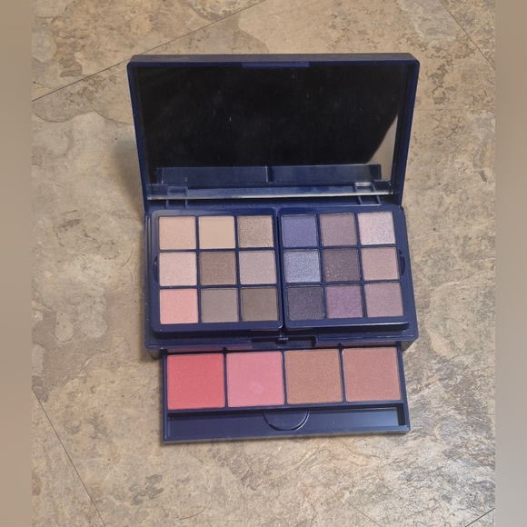 Makeup | Avon Fmg Glimmer Glow Up Glim Up Mega Palette 3 Eyeshadows 4 ...